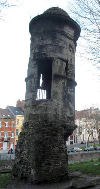 Peperbus | DE KUIP – GENT (Belgique – Belgium)